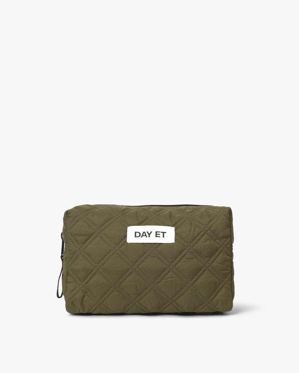 Medium Square Quilt Toiletry Bag – DAY ET DK